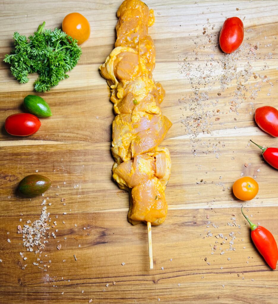 Chuzo Aliñado de Pollo con Tocineta 10 Und X 250g – Flamados